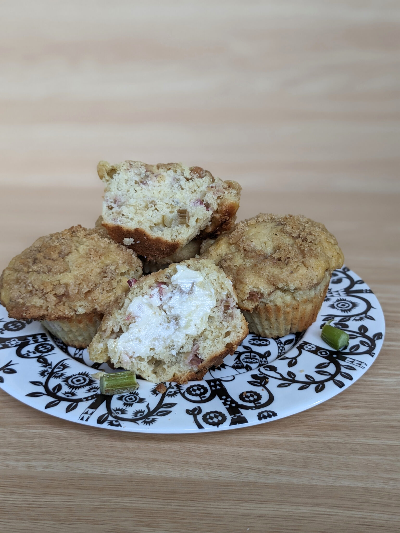 Delicious & Moist Brown Butter Rhubarb Muffins - Sisu Homemaker