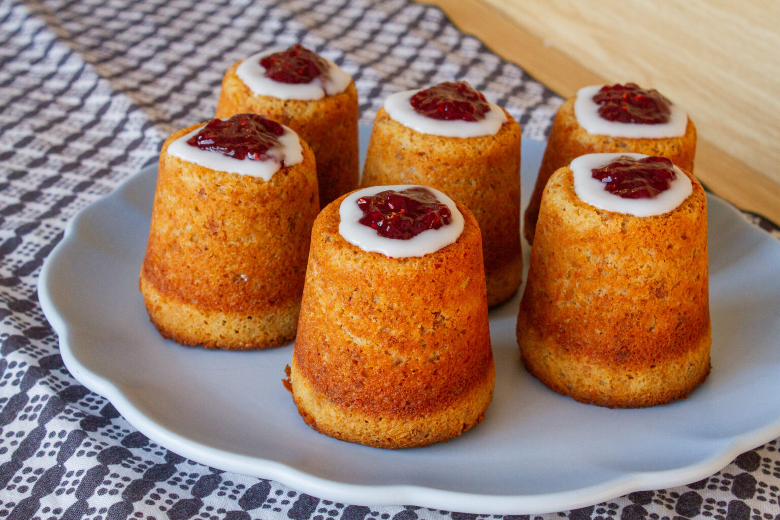 Finnish Runeberg Torte Recipe (Runebergintorttu) - Sisu Homemaker